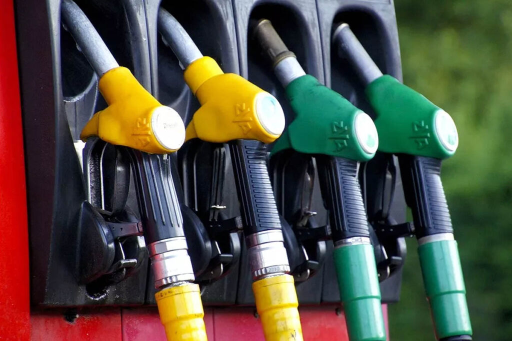Good news for motorists: Expected drop in gasoline prices - TA NEA